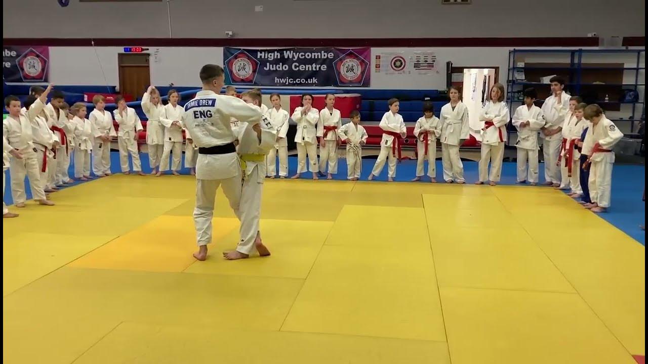 Ouchi Gari into Tai Otoshi - YouTube