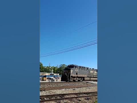 Nice LOUD Horn coasting into Mt. Airy Norfolk Southern #4173 Videos Pictures & Frames @rider22 ...