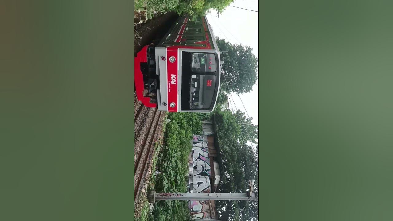 Ketete Api KRL rangkasbitung melintad @ Kereta Api 24 - YouTube