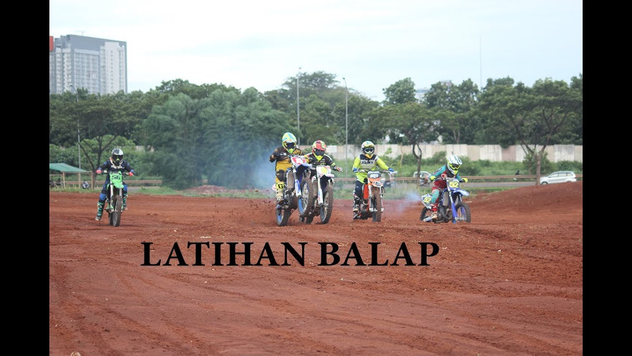 Latihan Balap Motocross di sirkuit Icon MX BSD 2020 dengan drone - YouTube