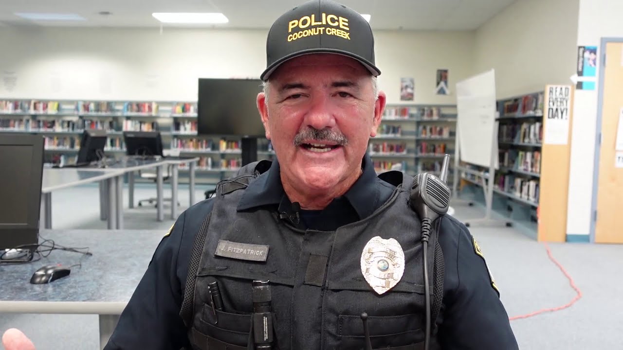 Officer Fitzpatrick wins prestigious Chamber of Commerce Award - YouTube