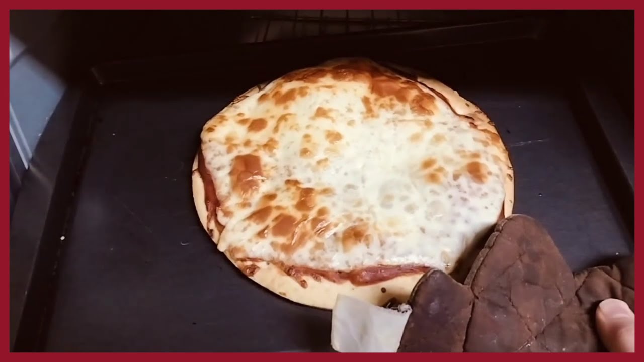 how to cook a cheese pizza - YouTube