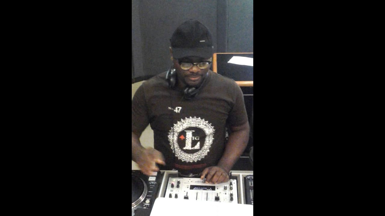 Dj Smart Don Wrecking havoc on the turntables live on Wazobia Fm Studio ...