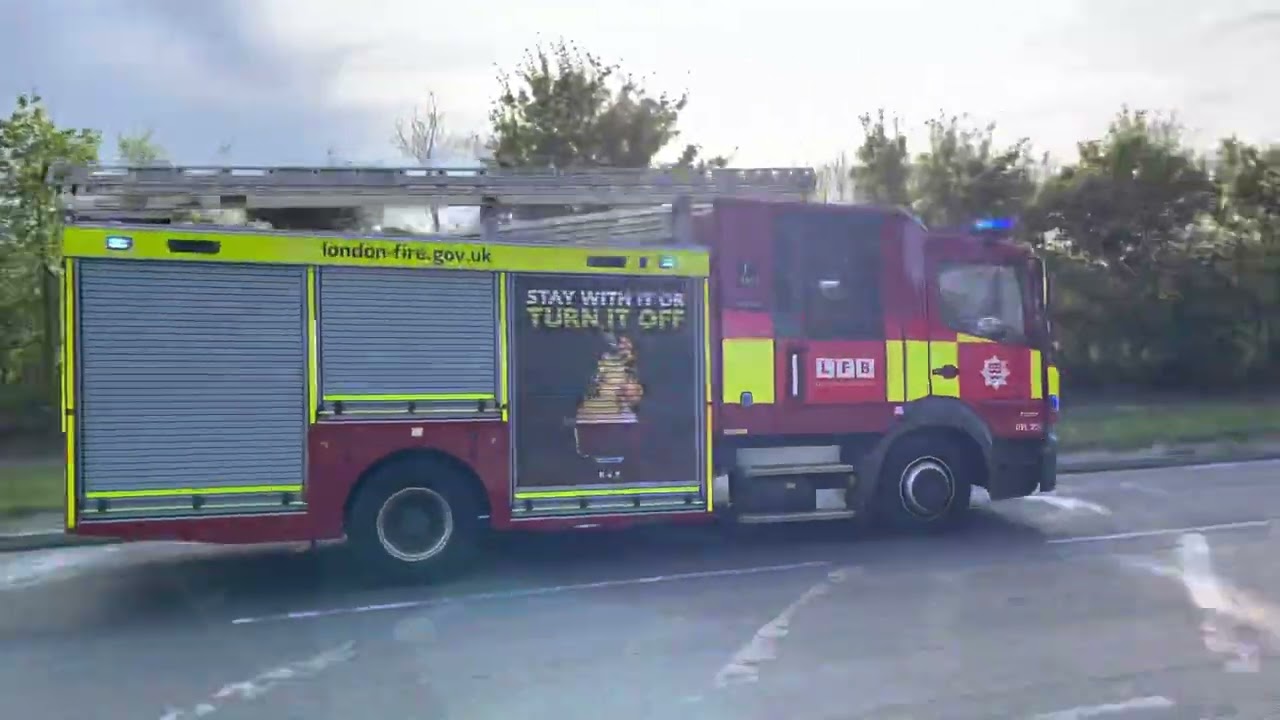 London Fire Brigade - East Ham’s Pump Ladder and FRU (F441 & F446 ...