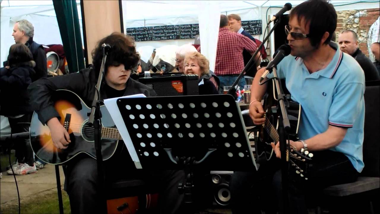 Jesse Pleasance & Rob Fricker. Wild Wood..wmv - YouTube