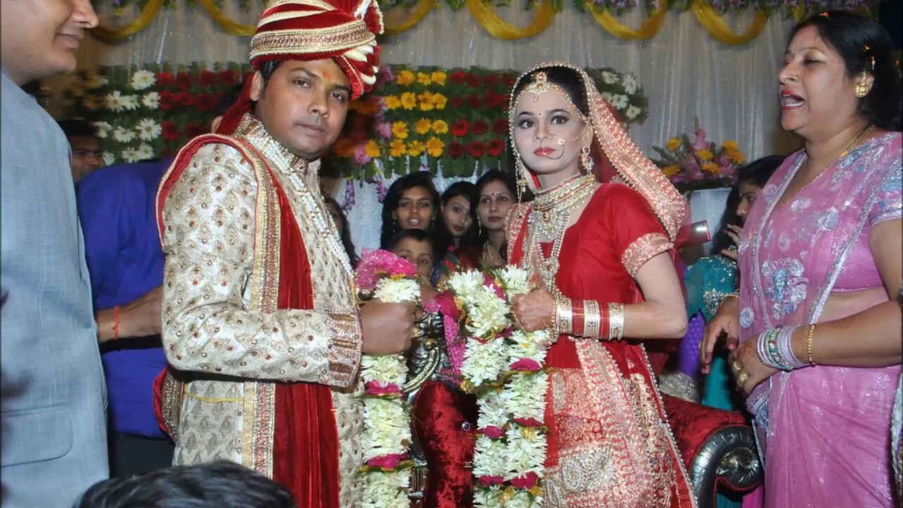 Awadh ke Sanskar Geet: Vivah Geet (var paksh) - Ram je chale hain - YouTube