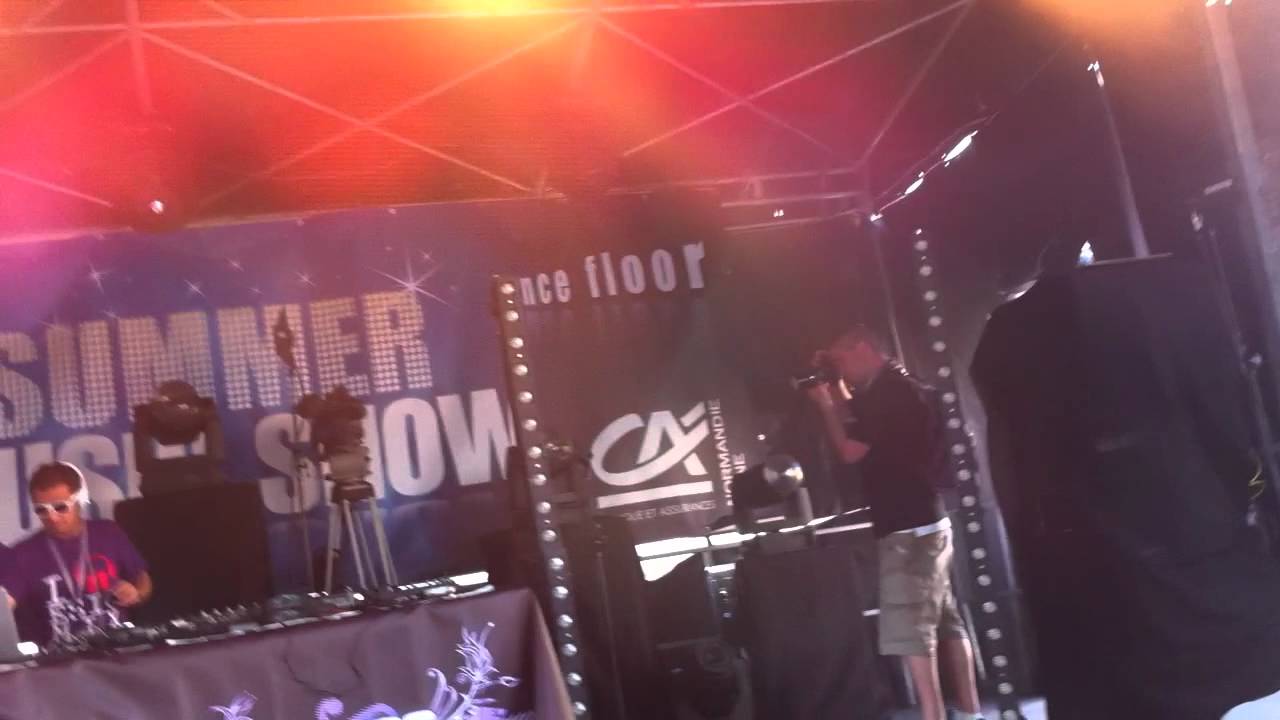 Dj LIMO mix @ Summer Music Show Rouen 2011 - YouTube