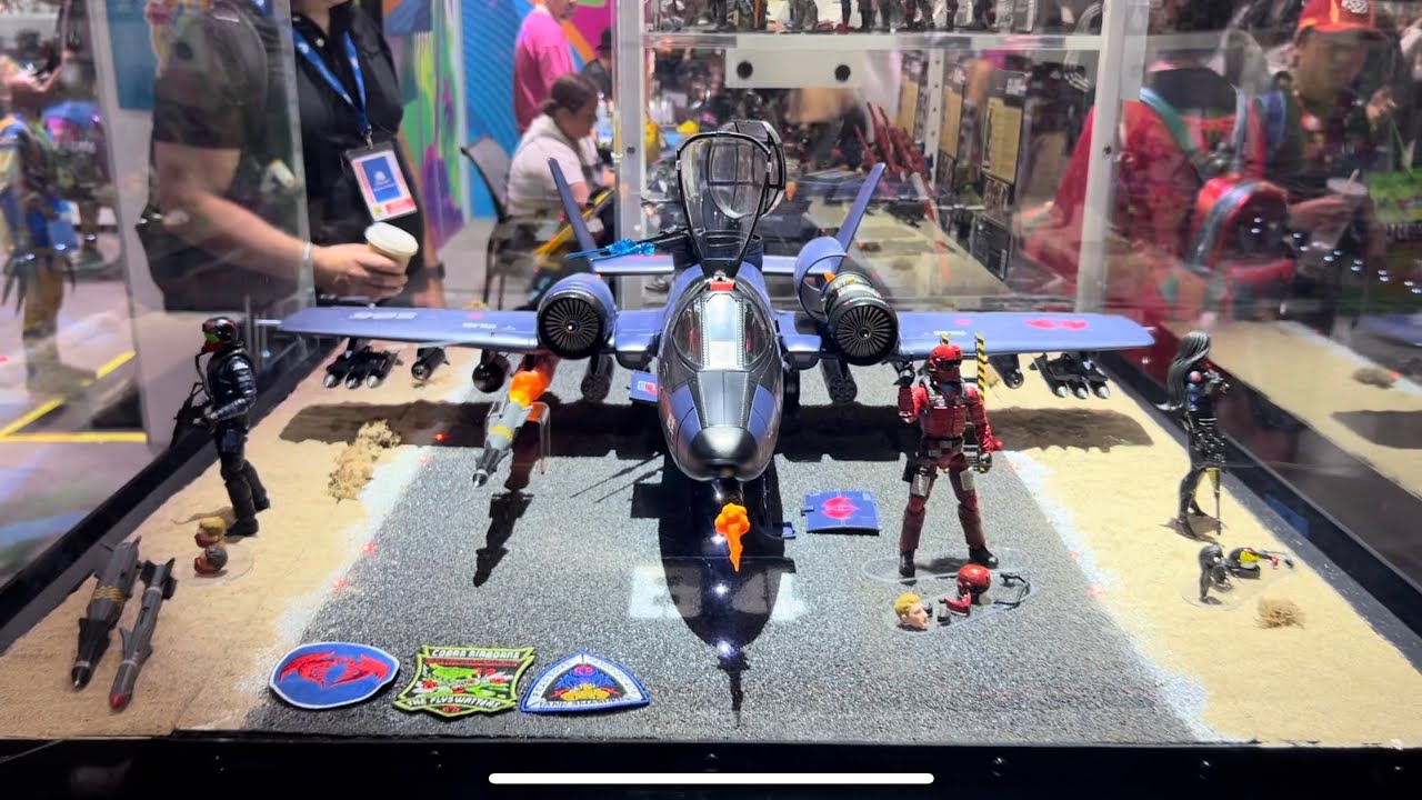 SDCC Hasbro GI JOE CLASSIFIED SERIES Display HasLab Rattler! - YouTube