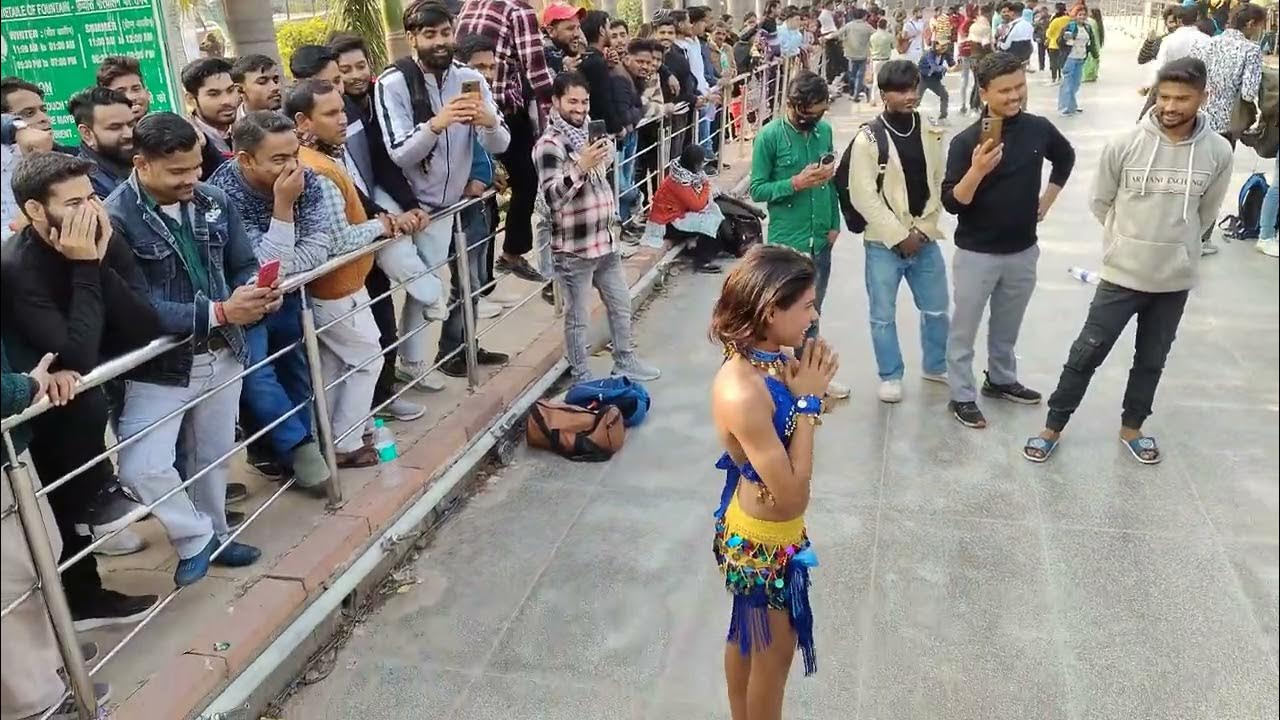 Sunday ko delhi ke Connaught place me kya hota hai dekhiye #vilog #jay_460_paswan - YouTube