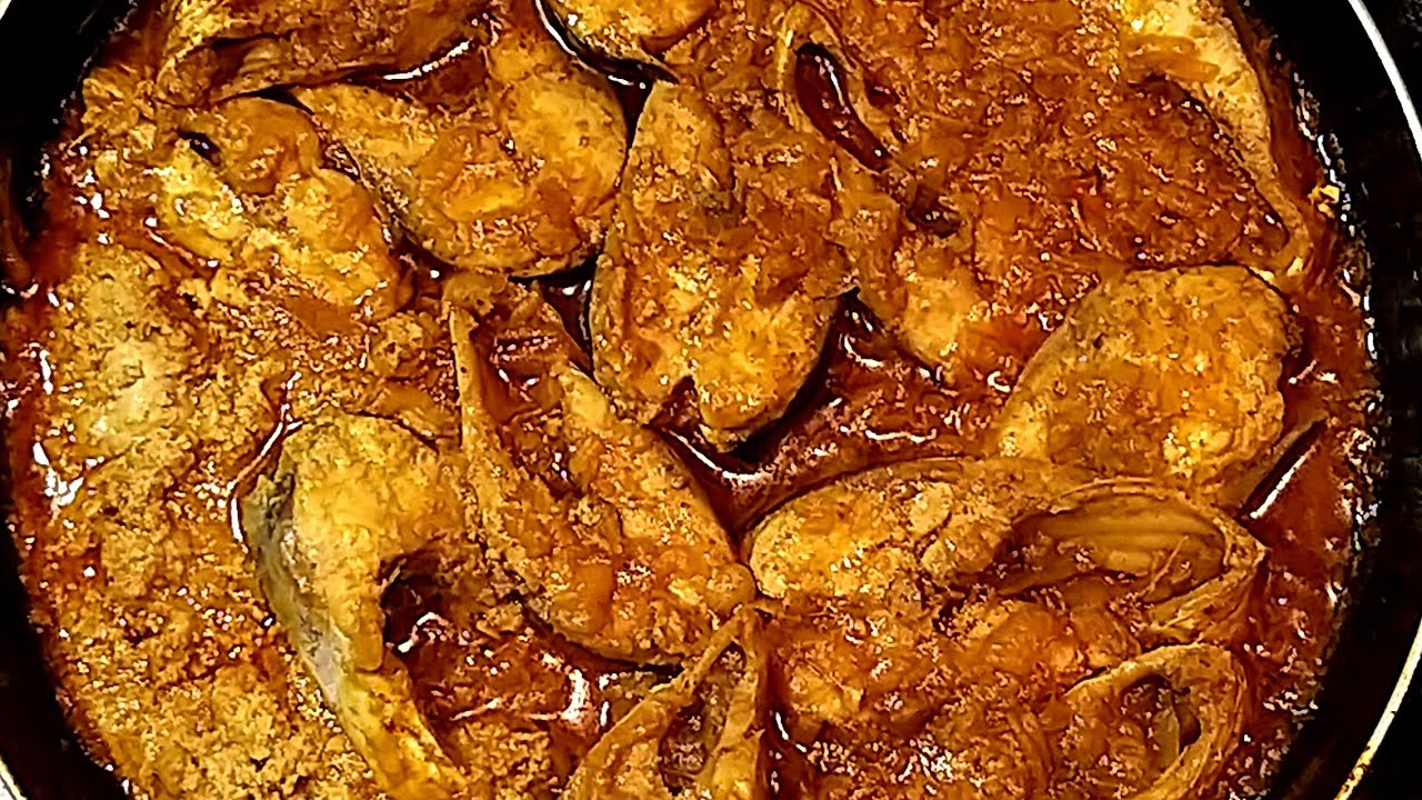 Easy Hilsa Fish Curry || Ilish Mach Vuna - YouTube