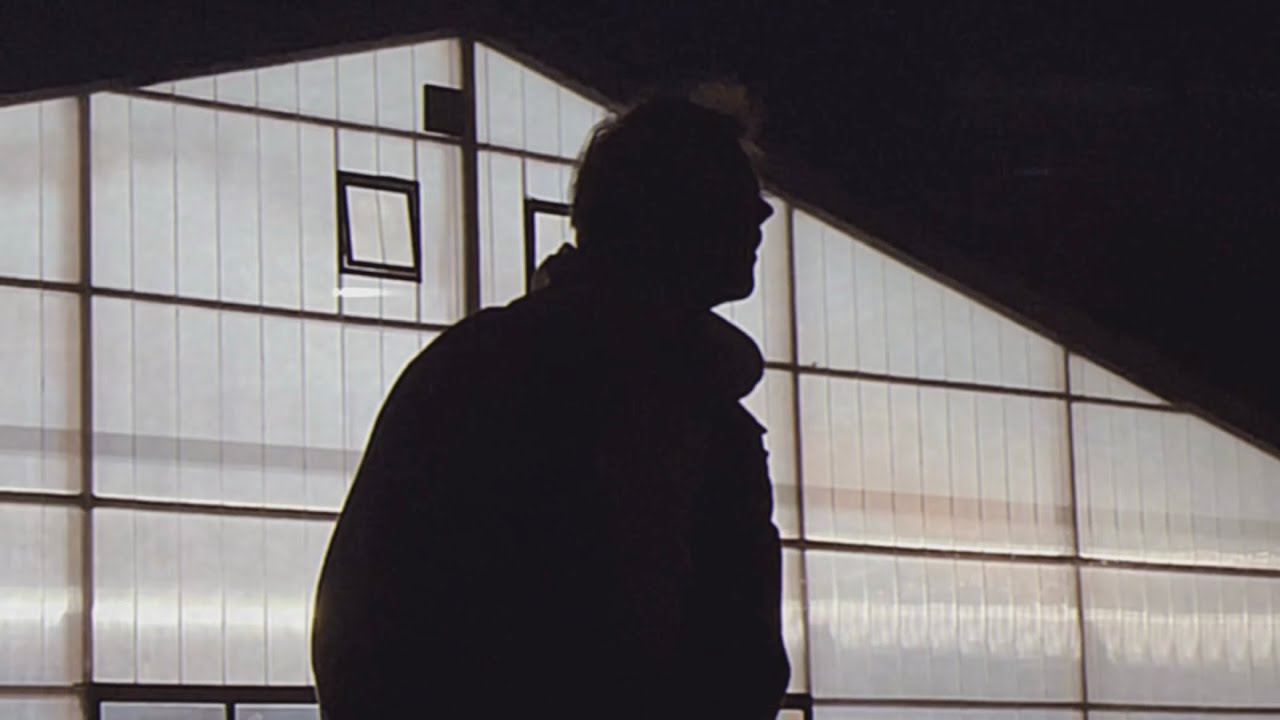 FLACKER - "Oktober" (official video) - YouTube