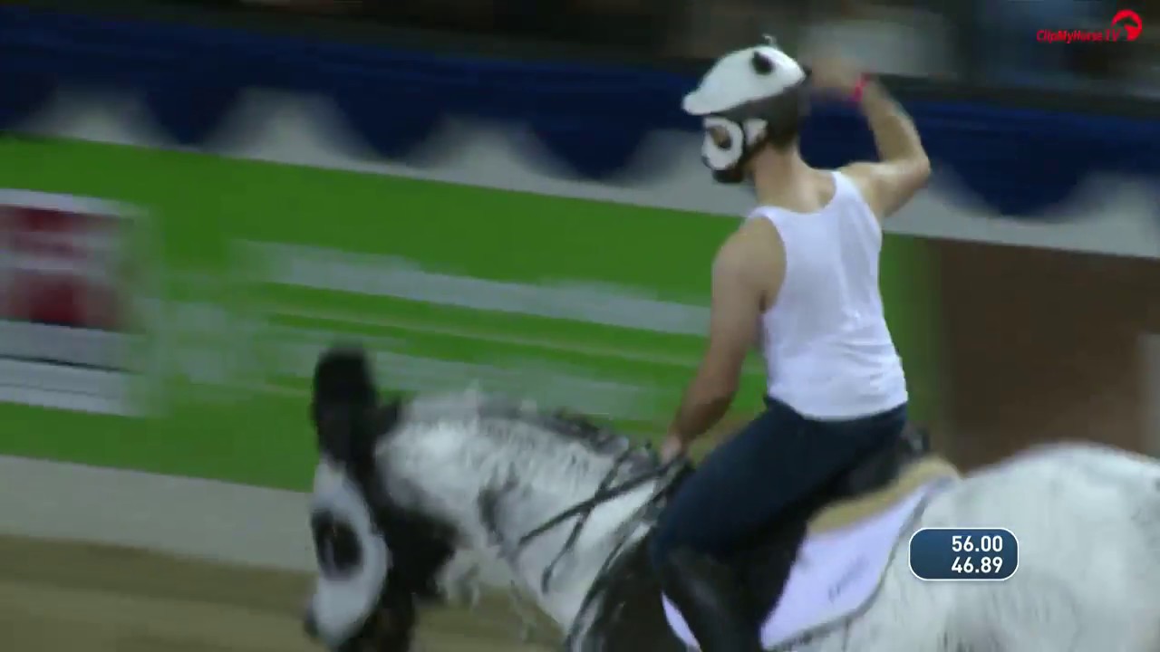 Philipp Hartmann mit Hirtentanz- Cro in Münster 2018 - YouTube