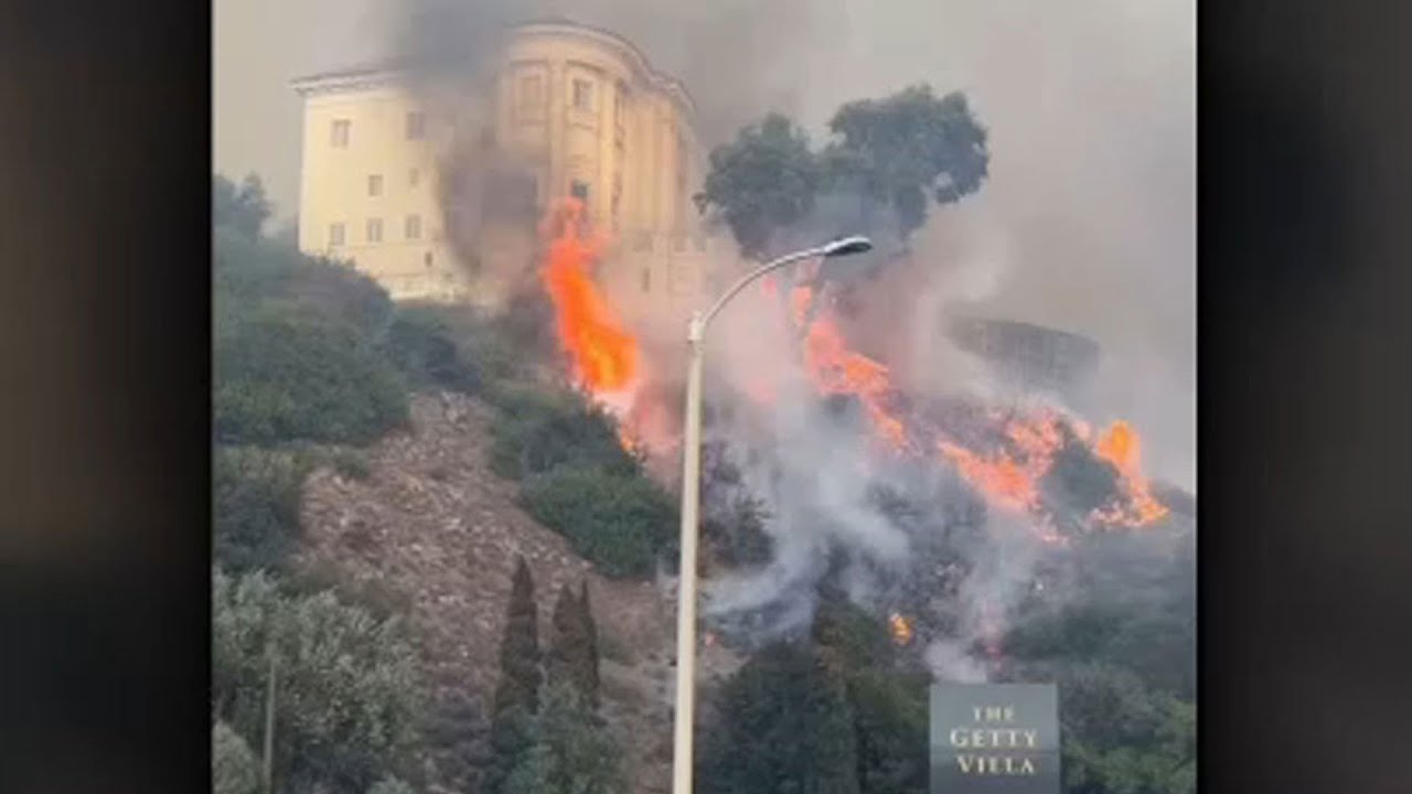Video shows trees, brush on Getty Villa Museum grounds on fire - YouTube