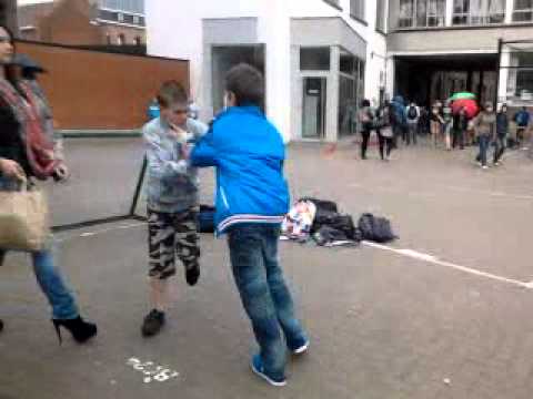 meisjes gevecht - YouTube