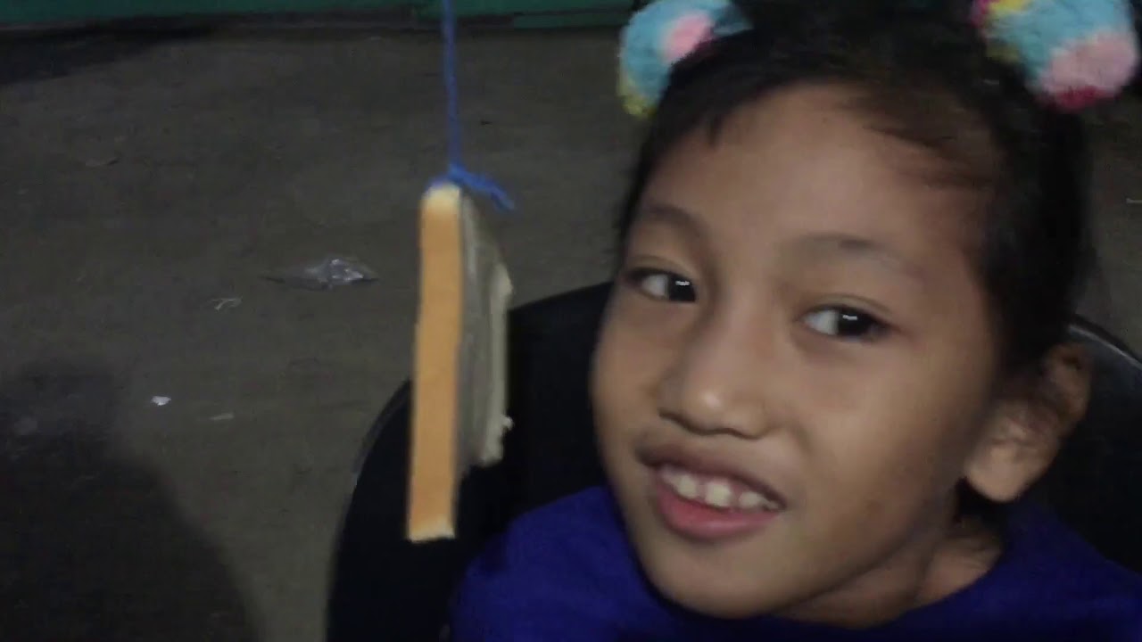 EATING BREAD 🍞 CONTEST 😘 - YouTube