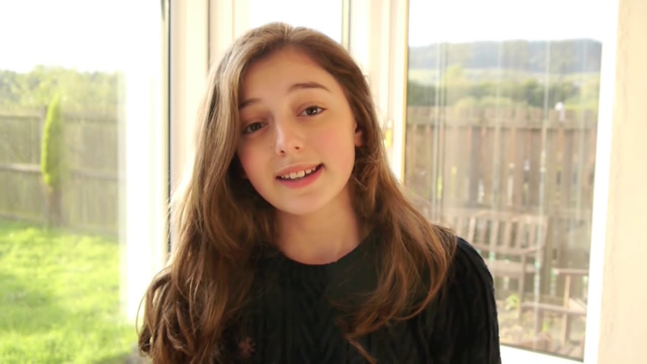 Hollie Steel - You'll Never Walk Alone (Liverpool F.C Beautiful ...