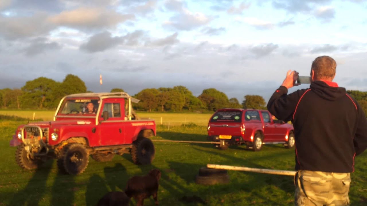 Landrover tug o war with 4x4 - YouTube