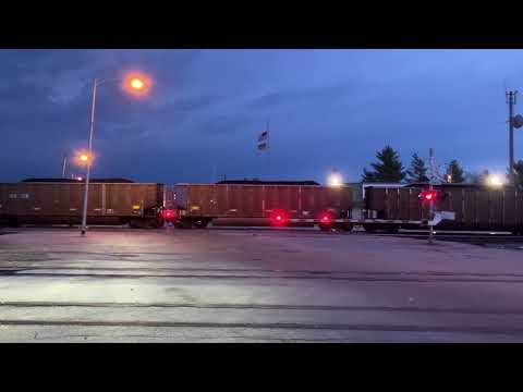 UP 7767 Coal Train East, Main St. Railroad Crossing, Fremont NE - YouTube