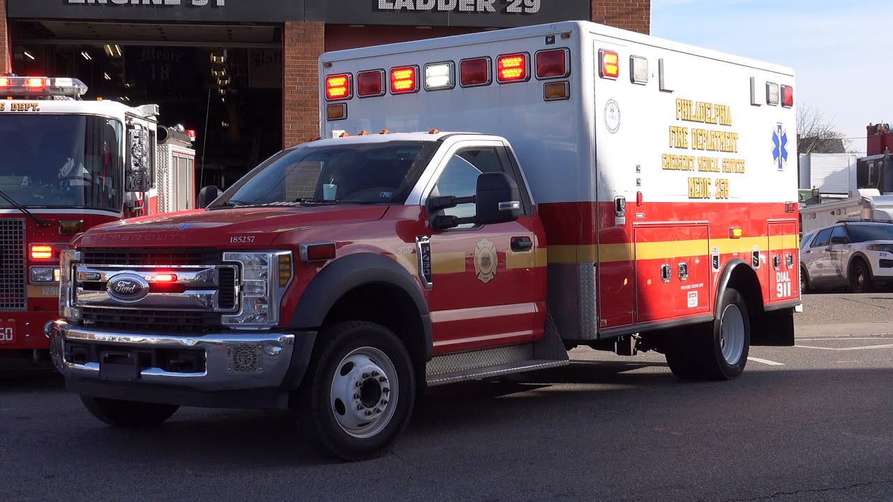Philadelphia Fire Department Medic 18 Responding - YouTube
