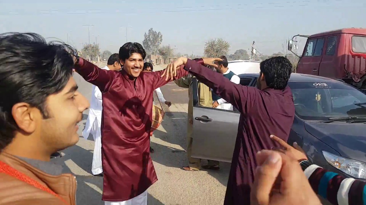 mianwali dance 2018.. by dhol master Karam dad - YouTube