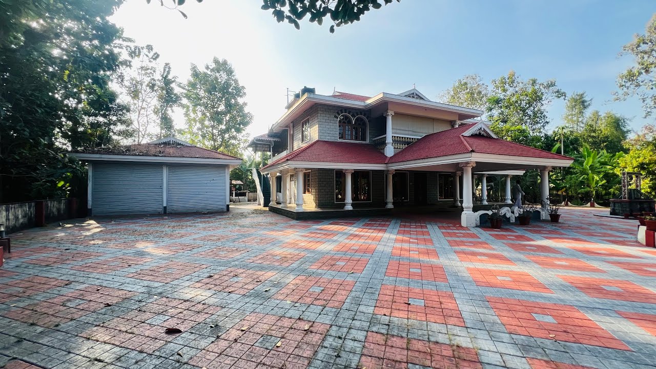 Ernakulam Nedumbassery 65cent 4000sqt house no flood affect area 4cr ...