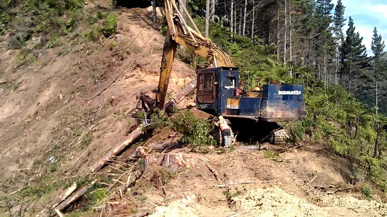 Komatsu Yoader Harvestline. - YouTube