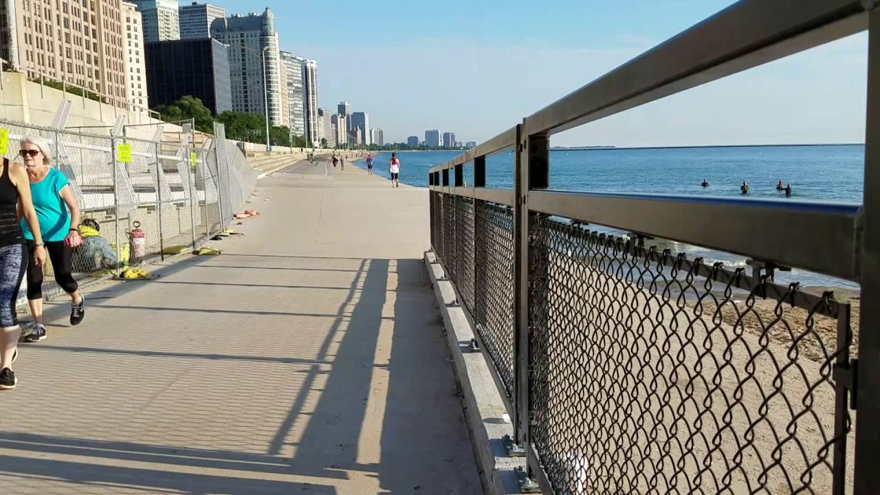 Ohio Street Beach Chicago - YouTube