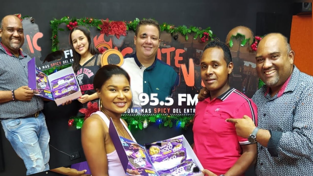 Galletas CHOCO WOW Premian a los Oyentes de Domingo Activo - YouTube