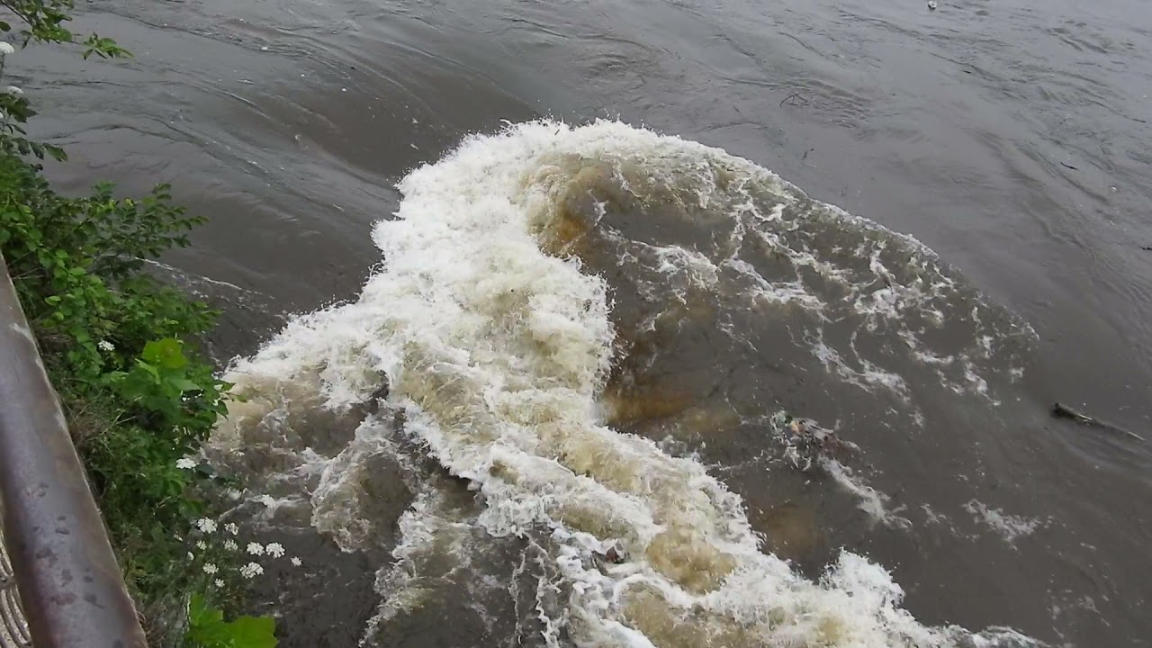 High water at Enfield Dam on the Connecticut River. - YouTube