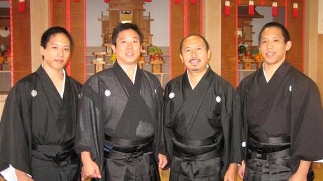 Tenrikyo Otefuri Practice (HD) - Seated Service & Yorozuyo 天理教 おてふり練習 ...