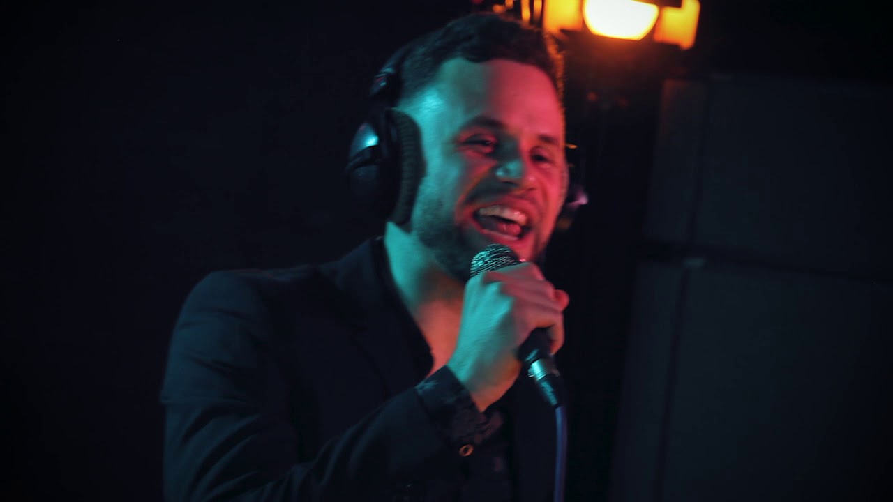 Signature Hey Ya Live In Session unbranded - YouTube