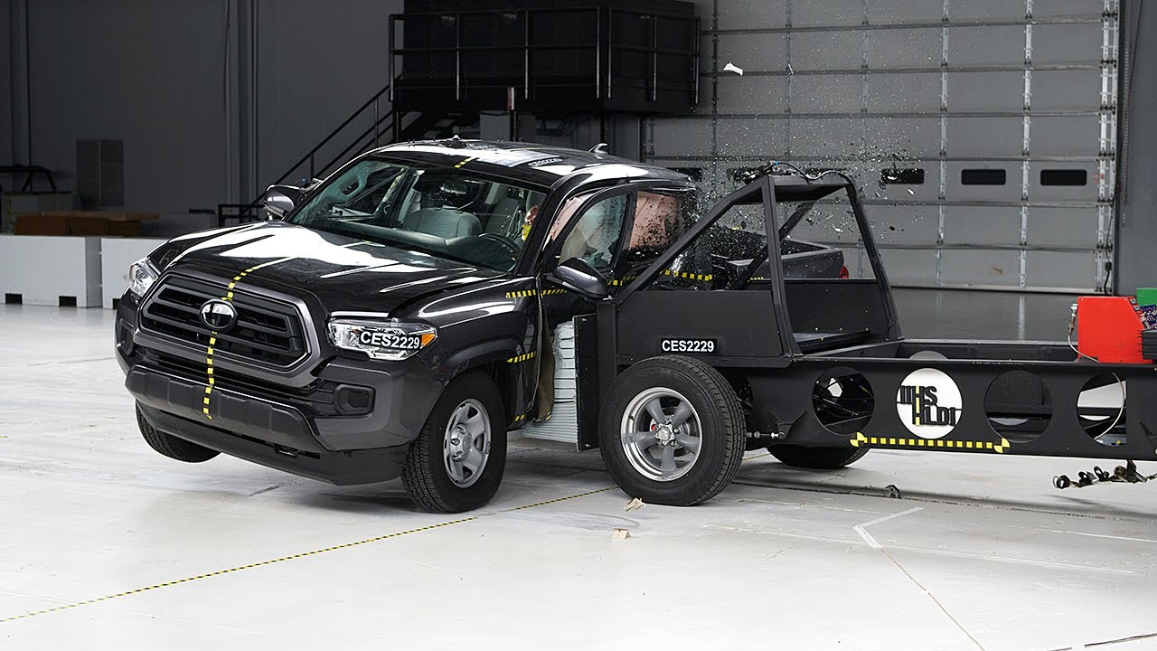 2022 Toyota Tacoma crew cab updated side IIHS crash test - YouTube