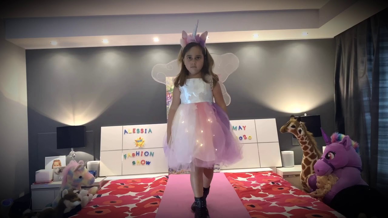 Alessia's Summer Fashion Show - YouTube