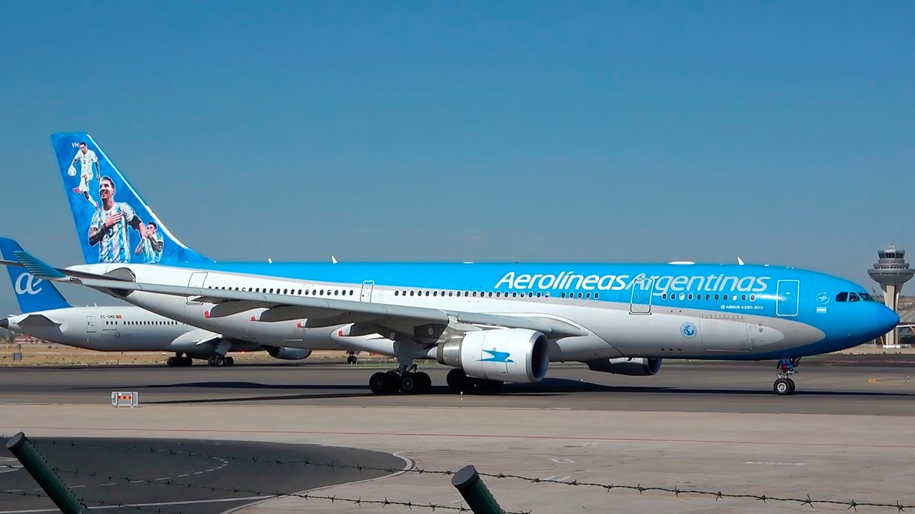 Airbus A330-202 - LV-FVH - Aerolineas Argentinas (Argentina Football ...