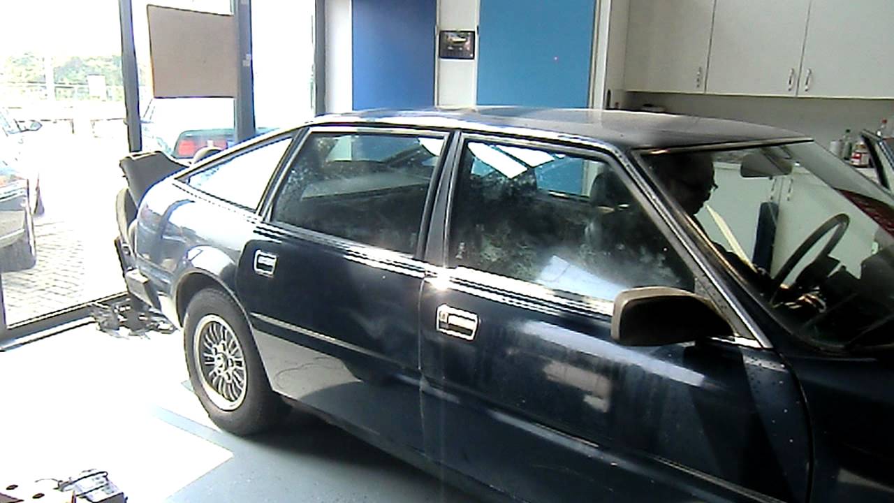 Rover SD1 V8 starting up - YouTube