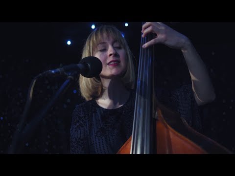 Esra Kayıkçı - Bozgun Hatıra | Başka Şarkılar