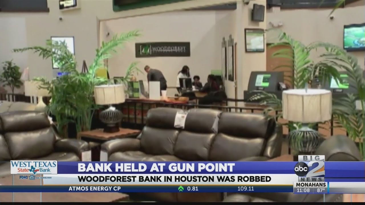 Houston bank was robbed at gun point - YouTube