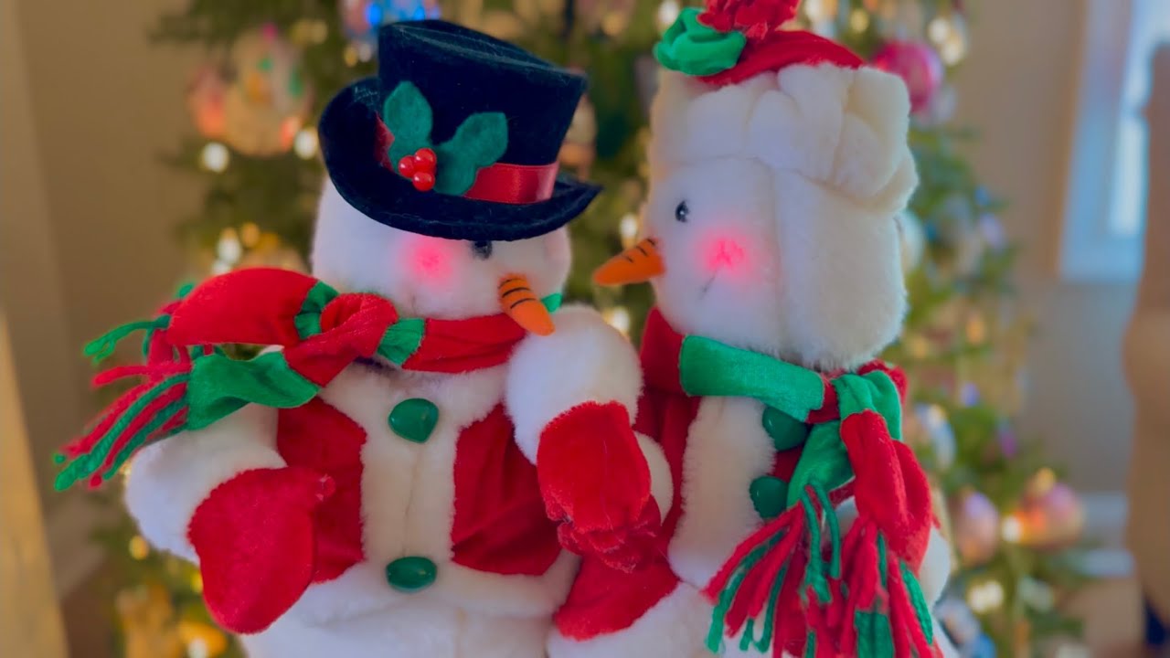 Gemmy 2004 - Mr. & Mrs. Snow (Remastered Audio Rip) “Baby It’s Cold ...