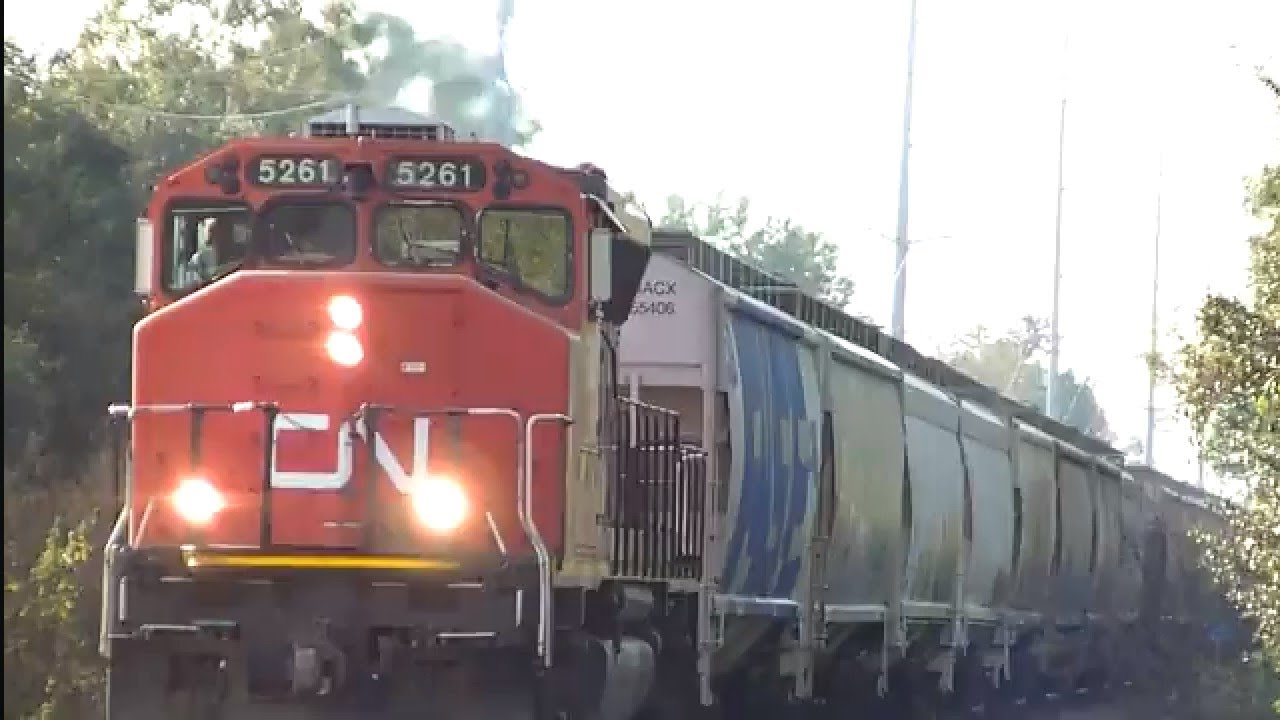 CN L518 passes through Reserve, LA (filmed 11/19/25) - YouTube