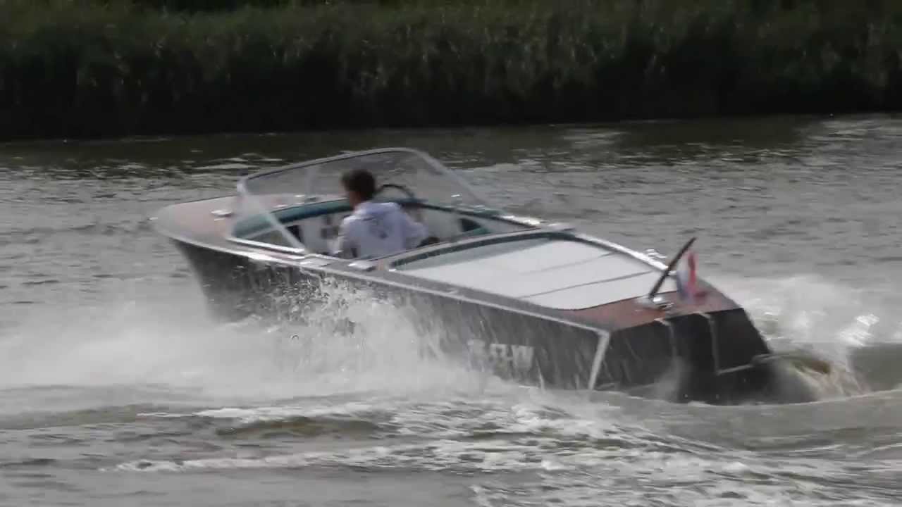 Boesch Sundeck V8 Luxe Speedboot (Riva) - YouTube