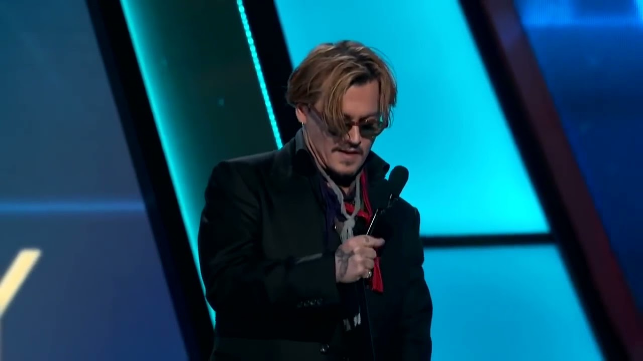 Johnny Depp drunk on TV Awards - YouTube