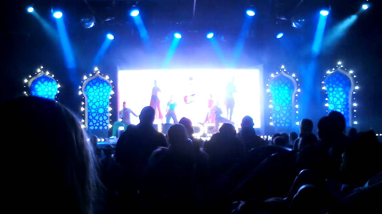 Butlins Aladdin rocks let me entertain you - YouTube