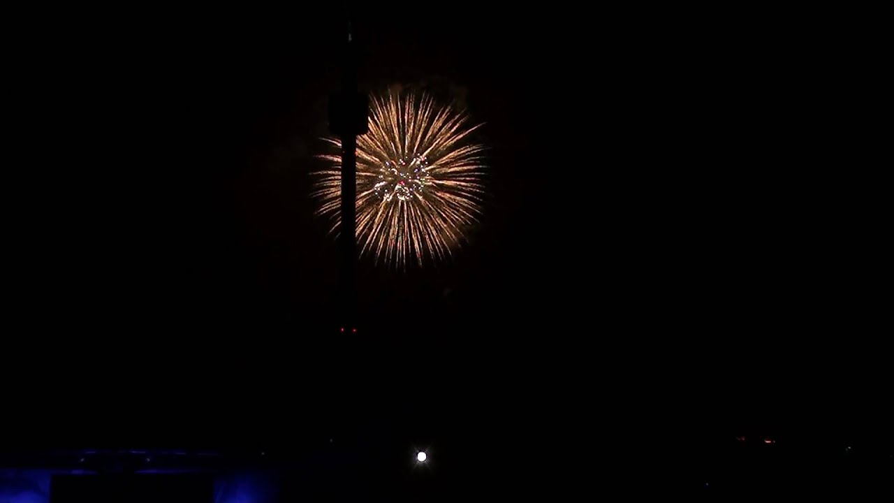 Shamu Rocks Fireworks - YouTube