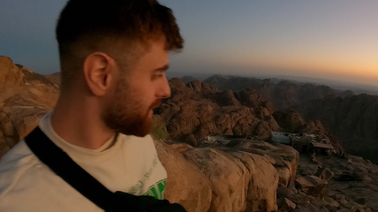 Idiot Hikes Mount Sinai at NIGHT🇪🇬 - YouTube