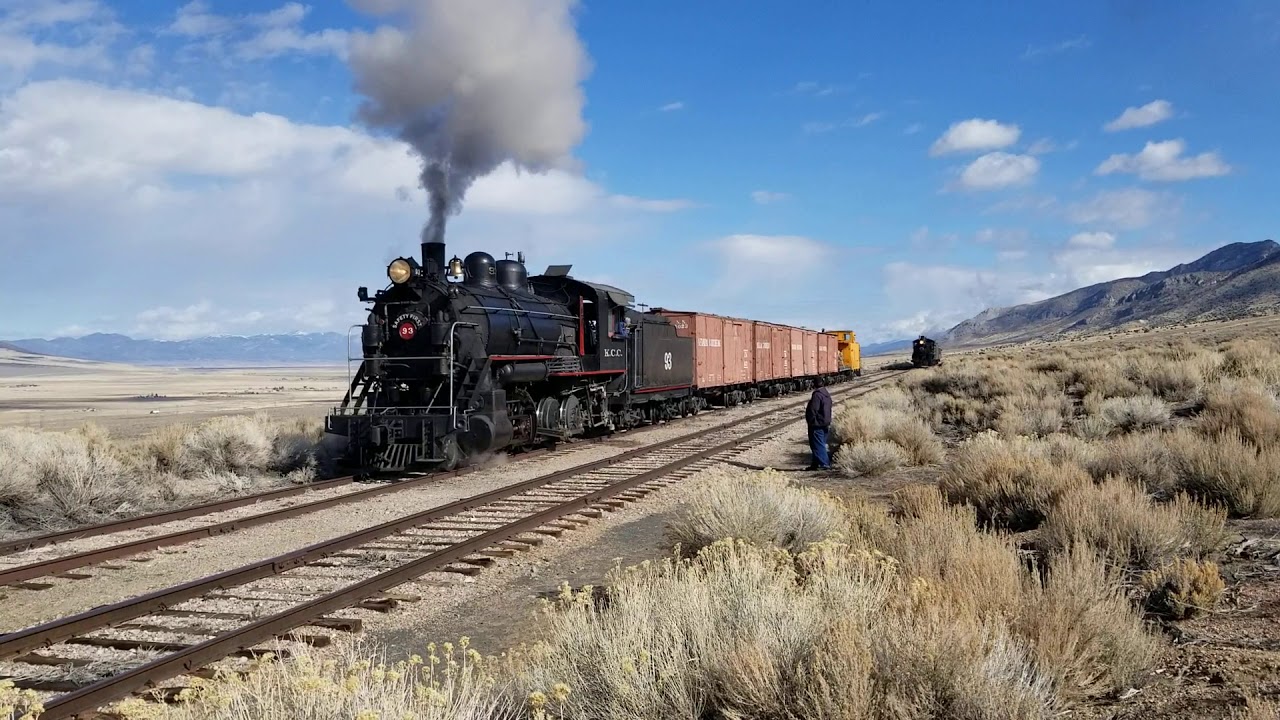 Locomotive 40 passing Locomotive 93 on a siding - YouTube