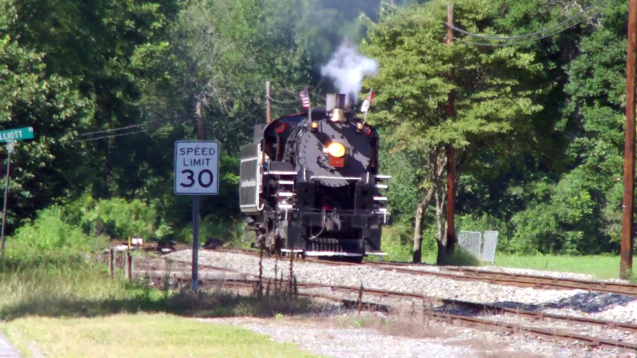 GSMR 1702 Light Engine Run - YouTube