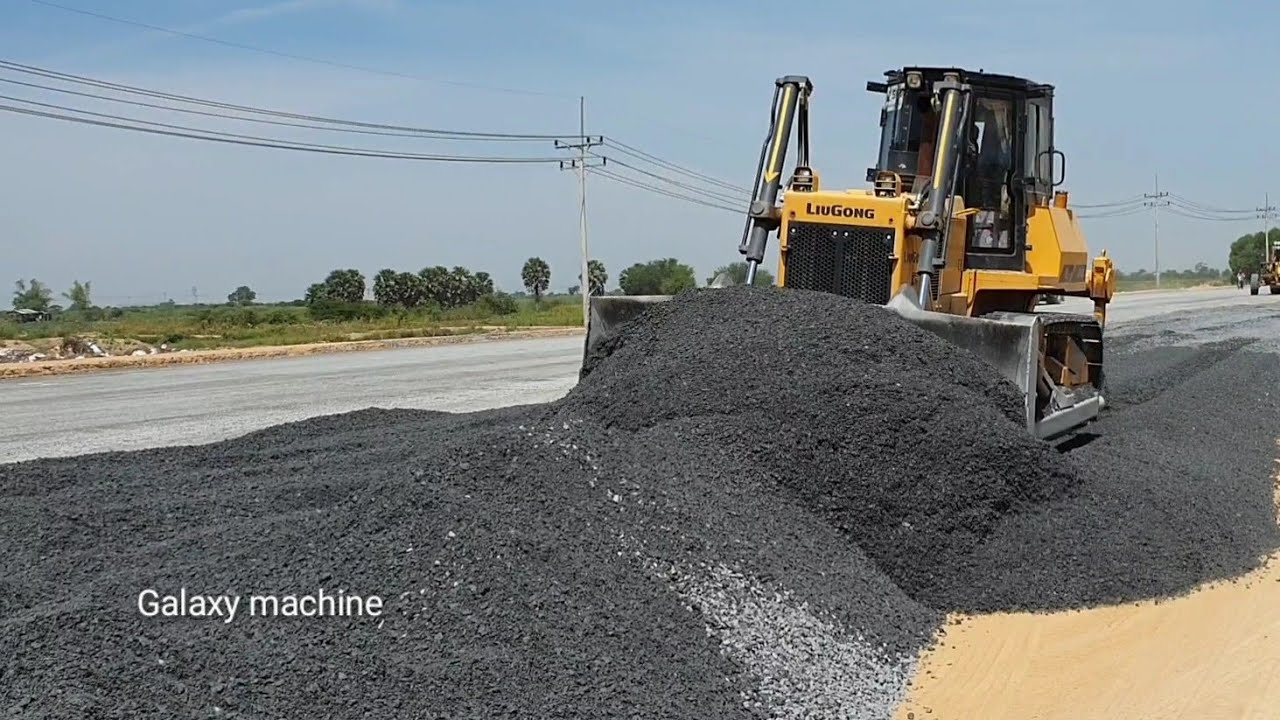 Amazing Specifications Making Foundation Road Dozer Pushing gravel And ...