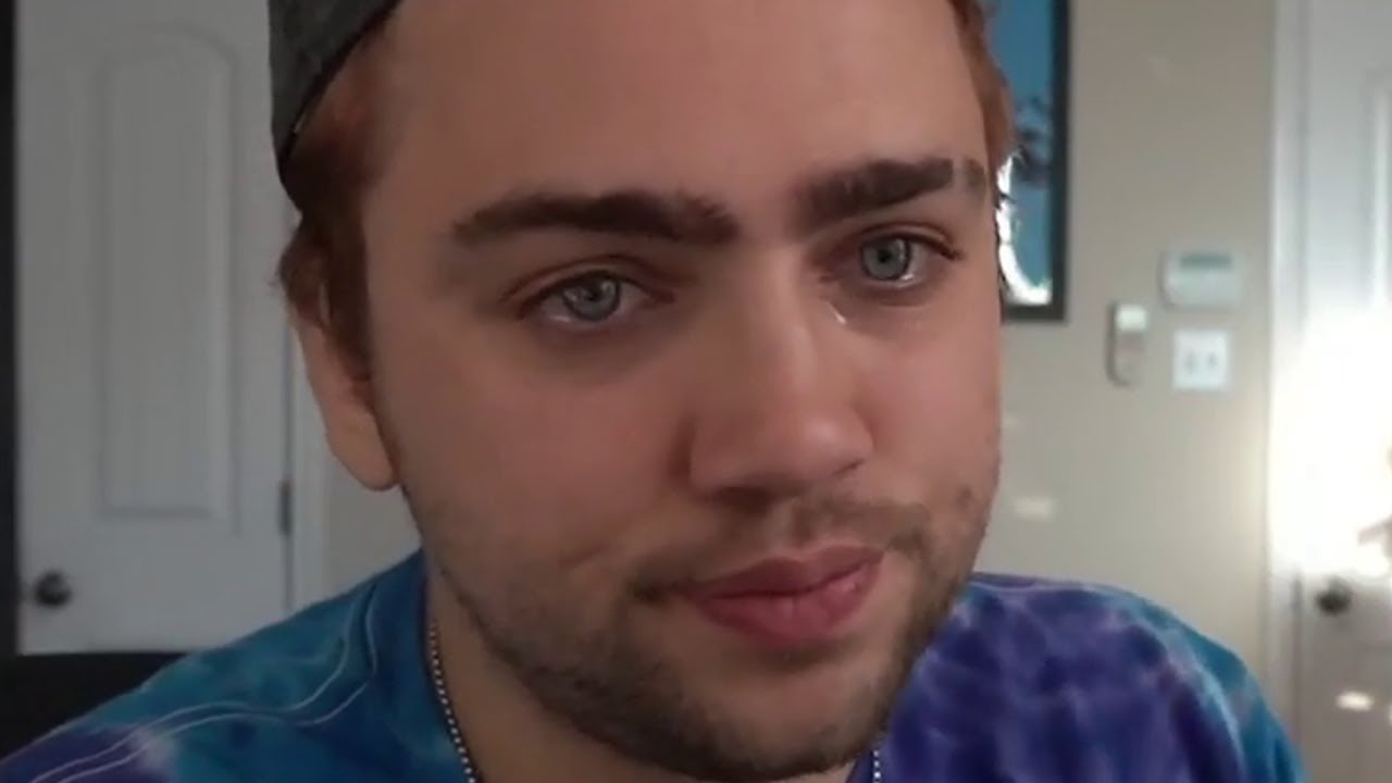 Mizkif Cries during Last Stream of the Year - YouTube