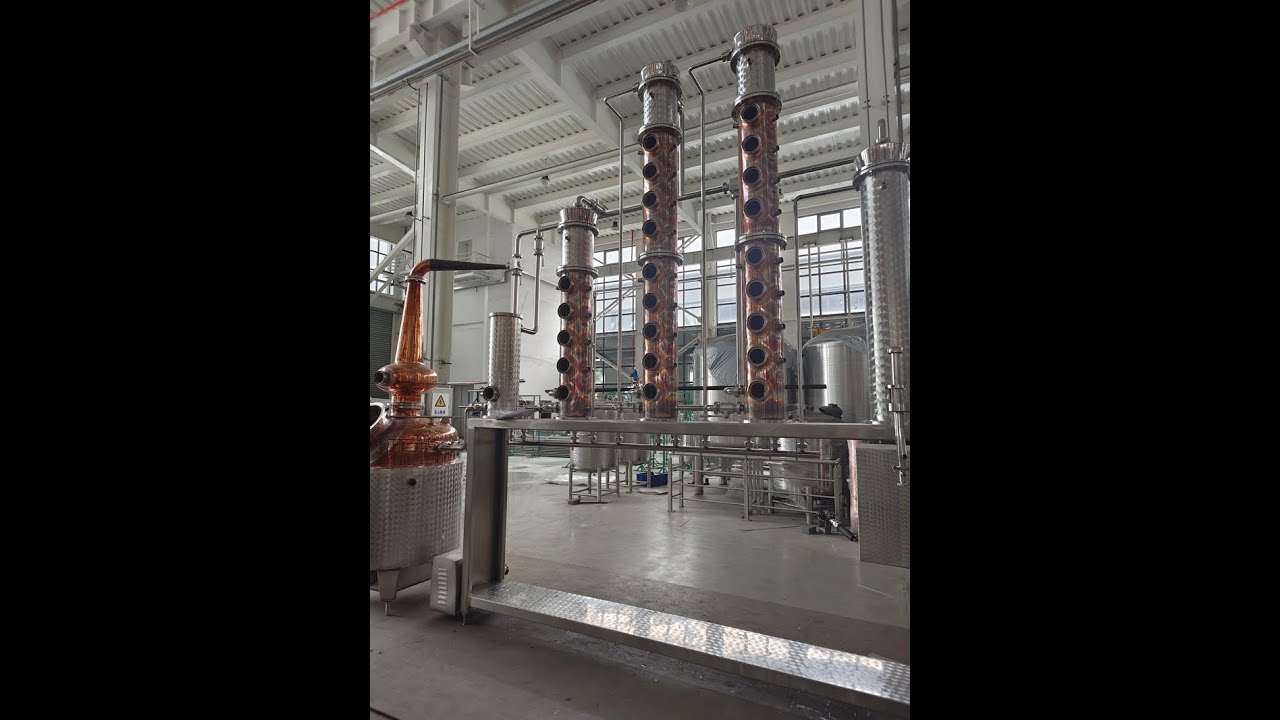 200L gin whisky vodka still with bubble cap plates column spirits still ...