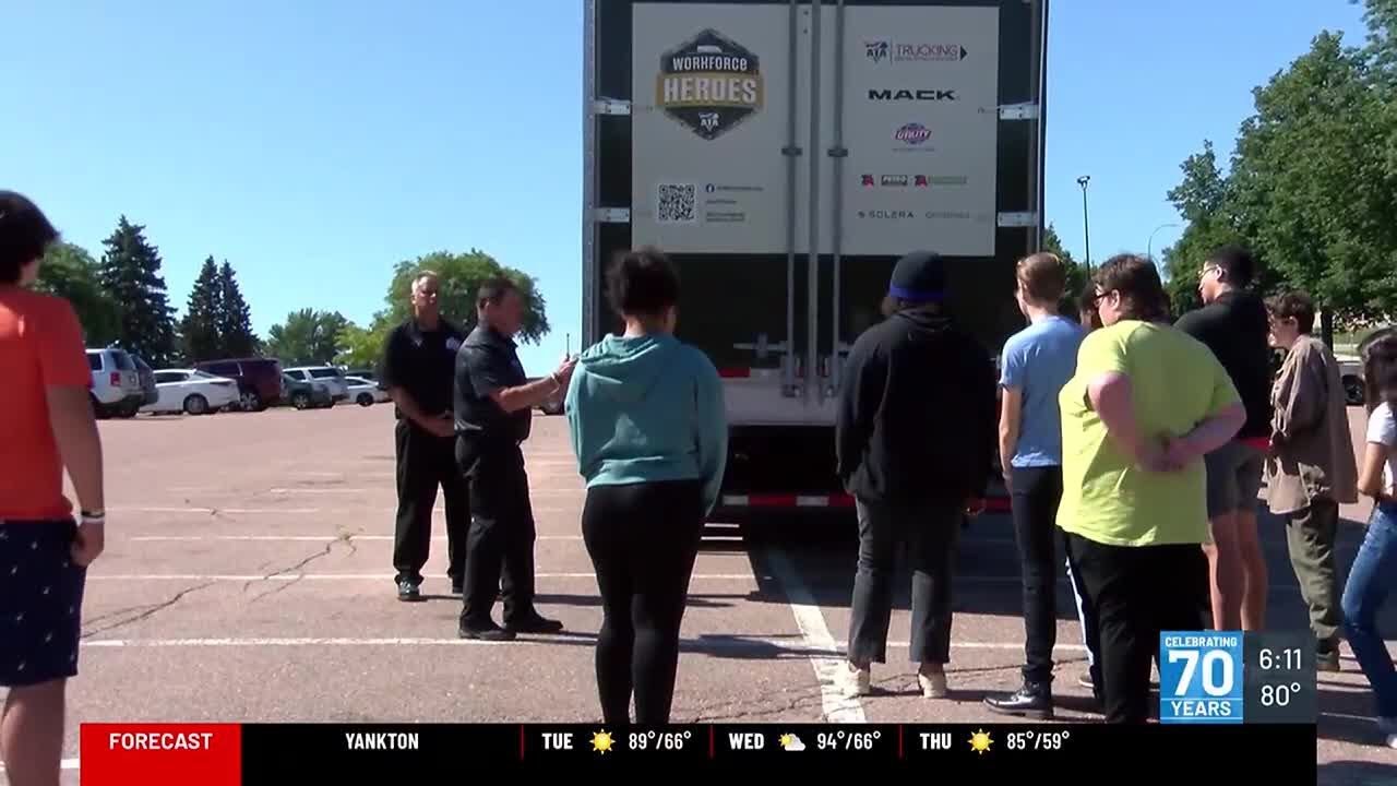 Student drivers learn how to share the road with semi drivers - YouTube